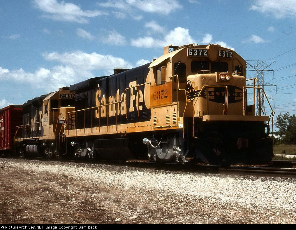 ATSF 6372 and 2909